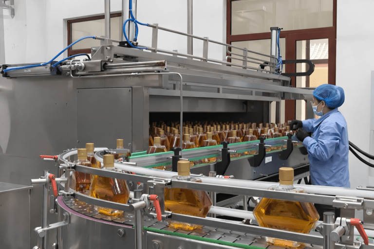 Using Flat Top Chains in Food Processing and Packaging Systems